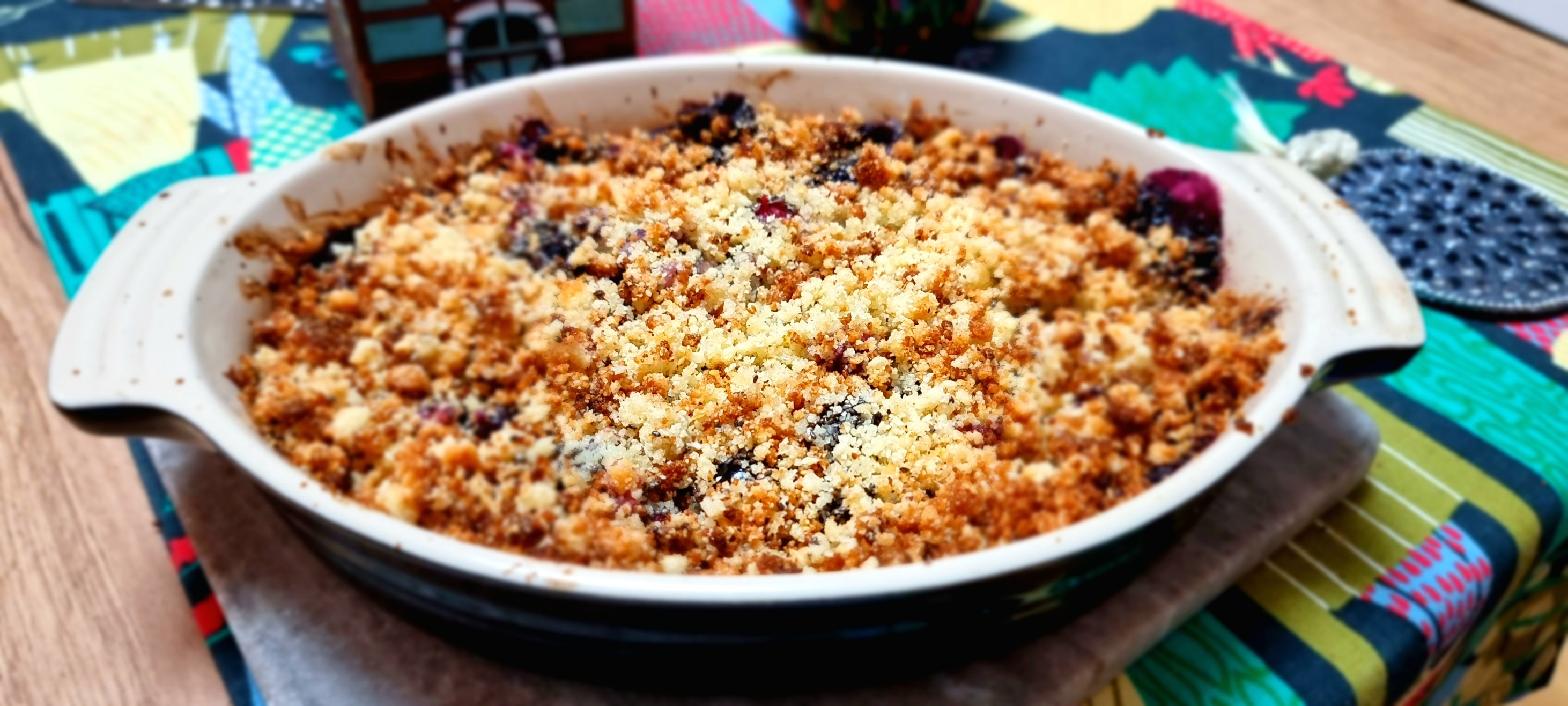 Blueberry and Raspberry Crumble: The Real Naked Swedish Chef